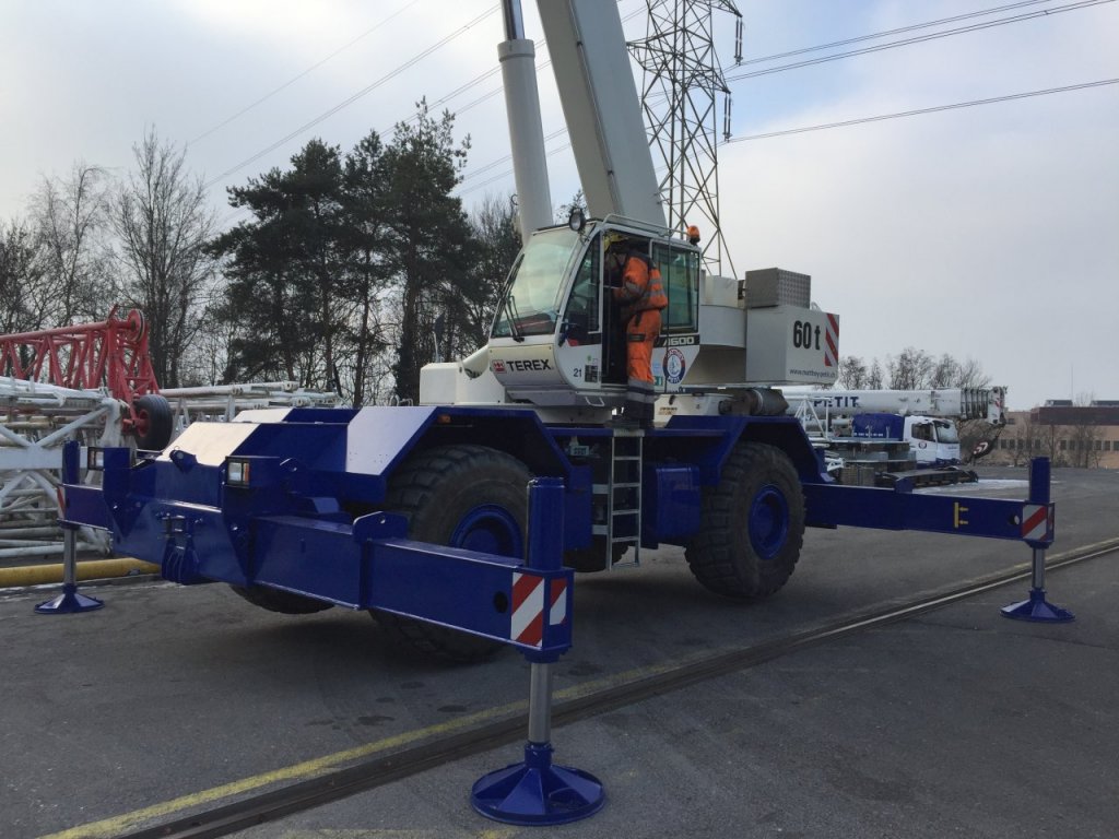 Grue automotrice 60 t - MATTHEY PETIT SA - Les moyens de transports les ...